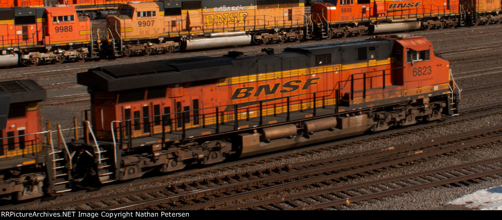 BNSF 6823